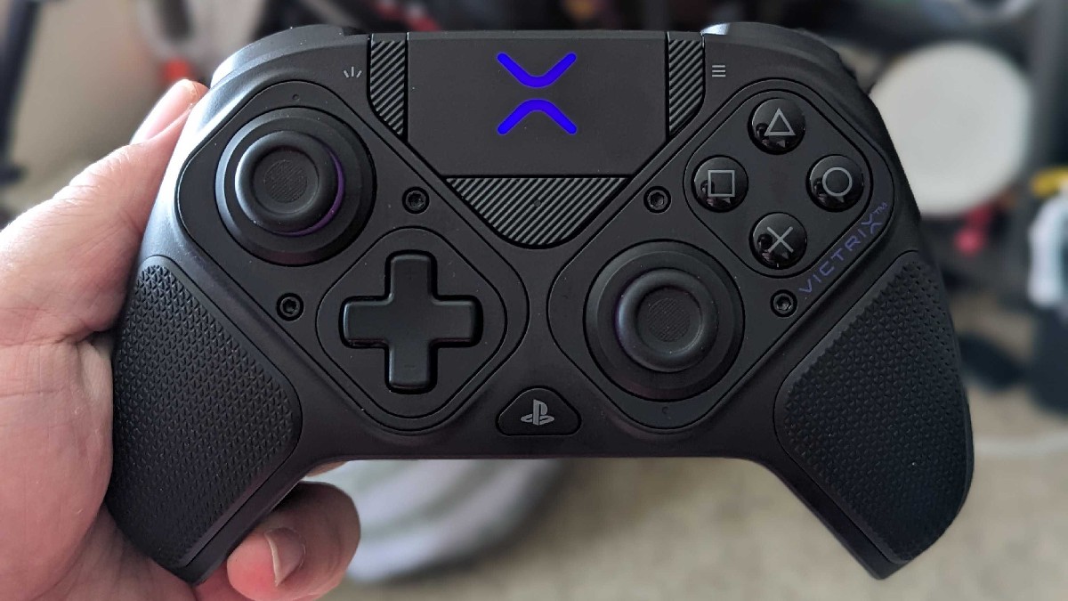 The Battle Of PS5 Offset Sticks: Razer Wolverine V2 Pro Versus PDP ...