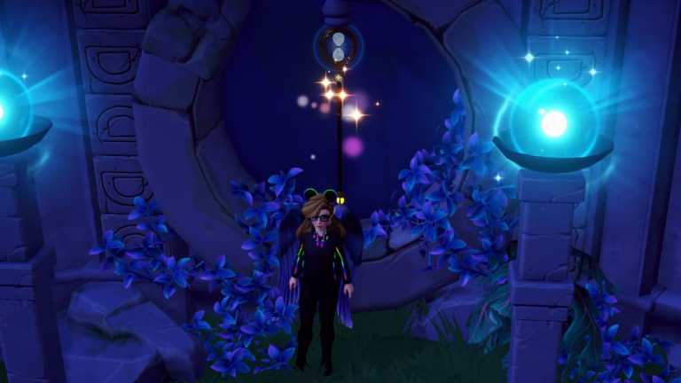 How to Get and Use Royal Hourglass in Disney Dreamlight Valley - Prima ...