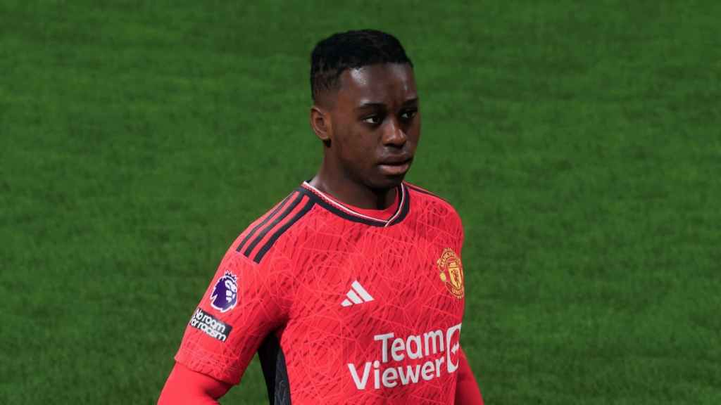 EA FC 24: How to Complete Aaron Wan-Bissaka Flashback SBC – Cheapest ...